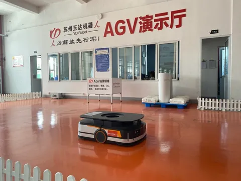 What is AGV? A comprehensive guide to AGV robot transportation